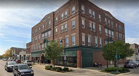 Eastern Iowa Apartment Building Evacuated After Bricks Fall