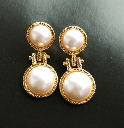 Vintage Jewelry 西洋古董飾品 優雅垂墜 雙仿珠 夾式耳環 老時光角落｜耳環耳夾耳骨夾人氣榜 Pinkoi