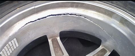 Sebab Pelek Mobil Rusak Yang Wajib Dihindari Untuk Menjaga Keamanan Dan