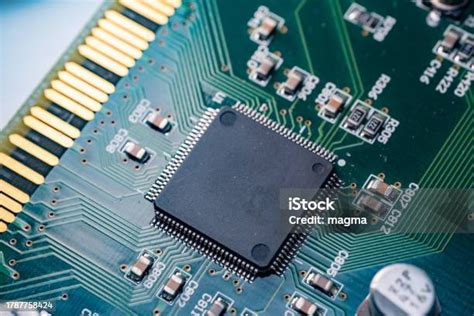 인쇄 회로 기판 컴퓨터 기초 Cpu 컴퓨터 용품점에 대한 스톡 사진 및 기타 이미지 컴퓨터 용품점 기계 부분 반도체