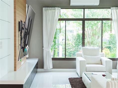 ONKRON кронштейн для телевизора 32"-65" наклонный, чёрный SN14