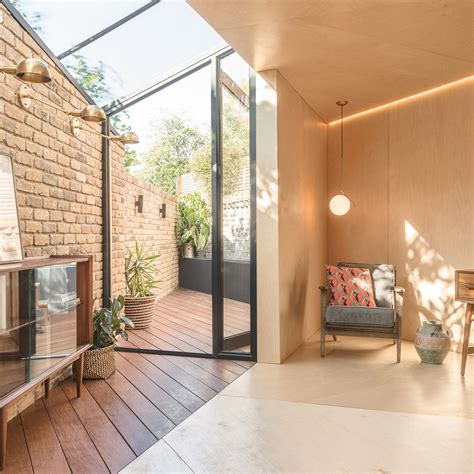 Yellow Cloud Studio Adds Distinctive Triangular Extension To London House