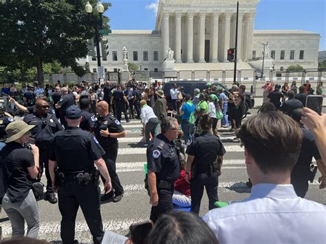 Edward Isaac Doveres Threads Thread Reader App