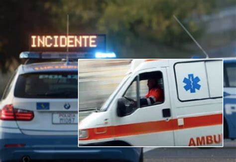 Incidente Mortale Sulla Casilina Nello Scontro Con Un Furgone Perde La
