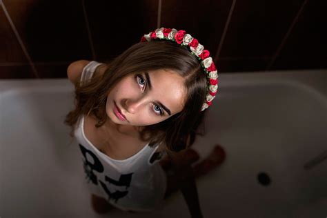 Goodfon Girl Wallpaper