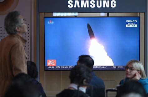 Bắc Hàn Phóng Thử Tên Lửa Hành Trình Giữa Lúc Ông Trump Đến Hàn Quốc Dự