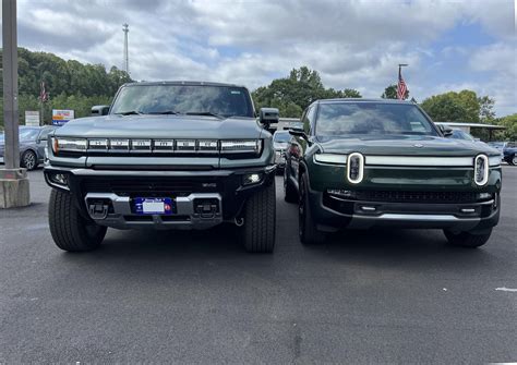 R1s Vs Hummer Ev Suv Size Comparison Side By Side Rivian Forum R1t