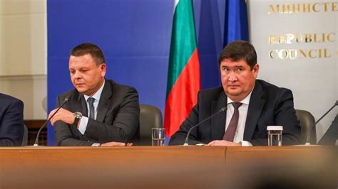 Лукойл поиска да изнася продукти от руски петрол срещу което обеща
