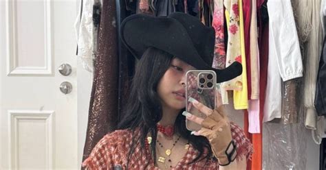 제니 언더붑에 하의는 속옷만‥너무 과감한 핫걸