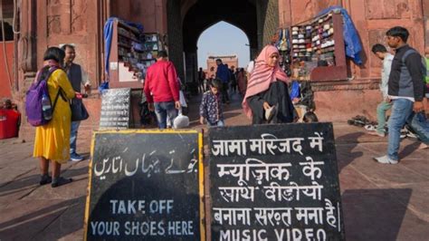 Delhis Jama Masjid Withdraws “ban On Girls” Eshadoot