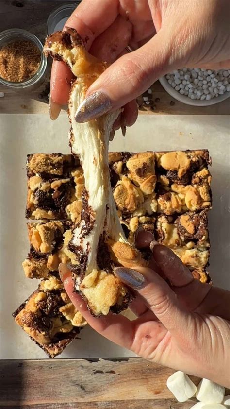 Cranberry Shortbread Bars Dee And Sweets