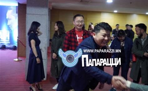 Жүжигчин Батаа хүндэт нэгэн бололтой