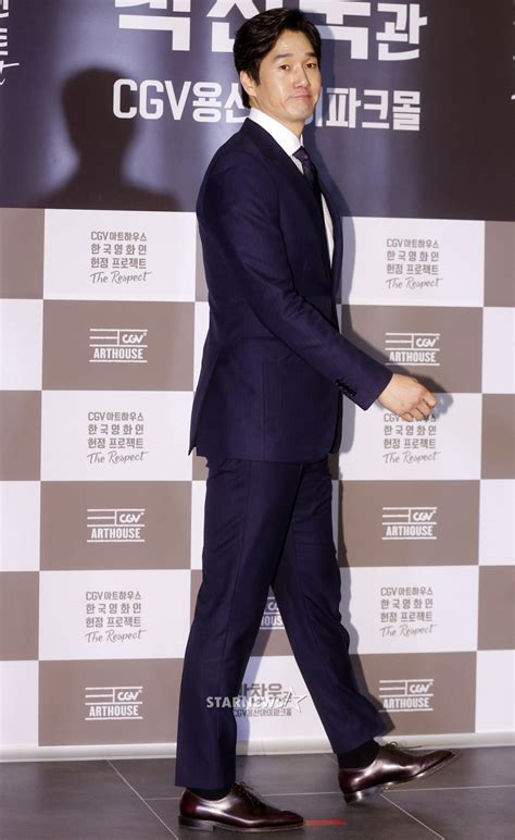 포토 유지태 발걸음도 젠틀하게