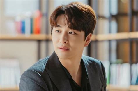 8 Potret Min Woo Hyuk Di Doctor Cha Aktor Ganteng Yang Jadi Lawan Main