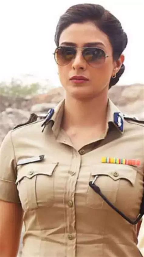 Female Cops Of Bollywood बॉलिवूडमधील मर्दानी दिपिका ते तब्बू Sakal