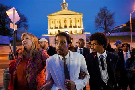 Tennessees Republican Led House Expels 2 Democratic Lawmakers Over Gun
