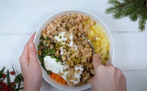 Салат оливье без колбасы и мяса рецепт с фото пошагово