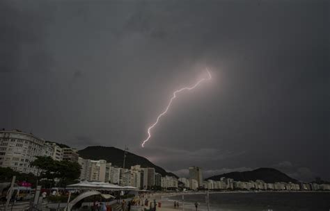 Brasil lidera estatísticas do fenômeno de raios que já mataram quase 60 pessoas em 2023