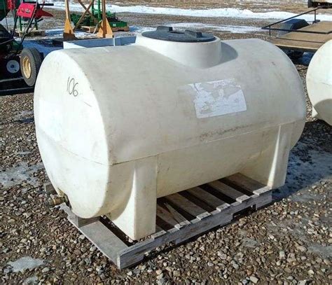 270 Gal Ufa Plastic Water Storage Tank W Lid Wild Rose Auction Services