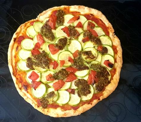 Recette De Tarte à La Courgette Tomate Et Pesto Pour Un Apéritif