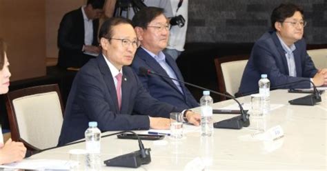 민주당 정부·여당의 경제정책 믿고 힘 실어달라