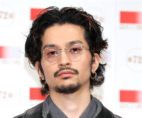 【史上最高の細さ！】常田大希さん「関ジャム」サングラス色も同じ ファッション小物