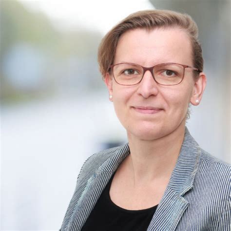 Anna Hofmanns Instagram Twitter And Facebook On Idcrawl