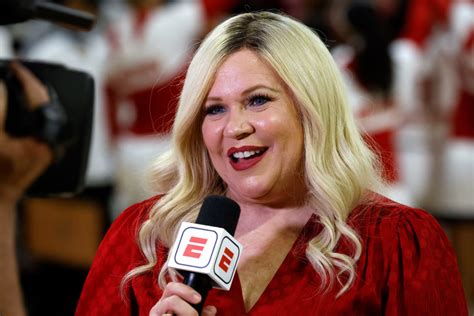 ESPN S Holly Rowe Is Under Fire For Inappropriate Comment The Spun