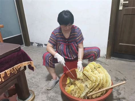 石台县矶滩乡：蜂蜜喜丰收 酿出“致富蜜”安青网