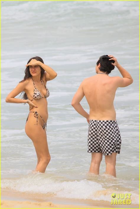 Yungblud Enjoys Beach Day And Time With Girlfriend Jesse Jo Stark Amid