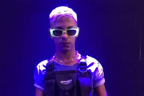 Rico Dalasam lança clipe para o single Esse Close Eu Dei ZonaSuburbana