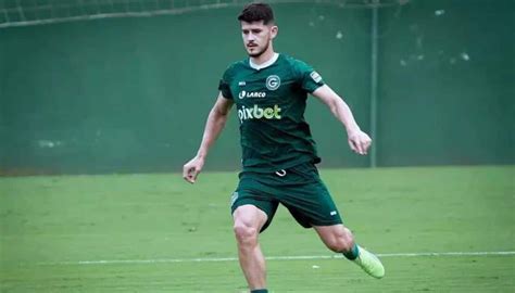 Lateral Esquerdo Hugo Não Nega Chegada Ao Corinthians