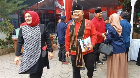 Datangi KPU Wawali Inda Raya Beri Dukungan Untuk Bacaleg PDI Perjuangan Kota Madiun DPD PDI