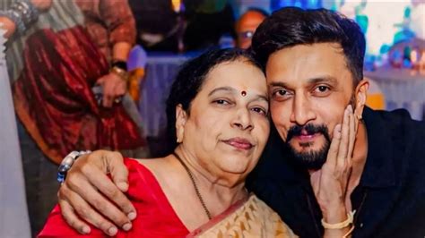Kichcha Sudeeps Mother Saroja Sanjeev Passes Away Former Karnataka Cm