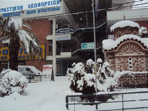 ΛΕΥΤΕΡΙΑ ΠΡΩΙΝΗ ΕΙΚΟΝΑ ΑΠΟ ΤΟ ΚΕΝΤΡΟ ΤΗΣ ΚΑΤΕΡΙΝΗΣ ΧΙΟΝΟΣΤΟΛΙΣΤΗΚΕ ΚΑΙ ΤΟ ΑΓΑΛΜΑ ΤΗΣ ΕΛΕΥΘΕΡΙΑΣ