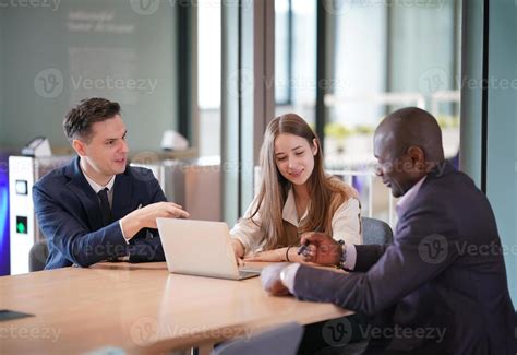 Business Coworkers Business Colleagues Discussing Working Data And