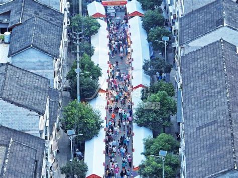 重庆彭水：乡村集市热闹非凡 人民图片网