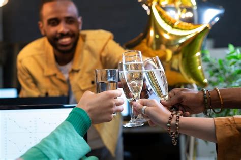 2000 Clinking Glasses Pictures