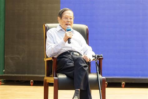 杨振宁介绍简介 看看他对国家的贡献有多大 人物集