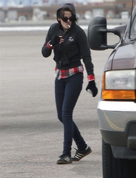 Smoking Celebs Click Image To Close This Window