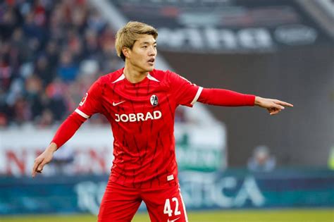 Eintracht Frankfurt Beobachtet Offenbar Offensiv Trio Freiburg Star