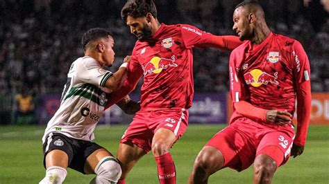 300 jogos na carreira Juninho Capixaba tem bons números defensivos