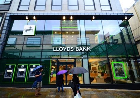Royal London Eyes £6 Billion Annuities Portfolio In Lloyds Sale