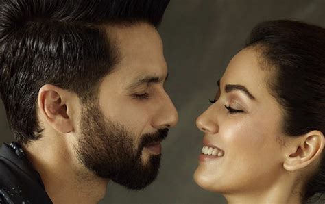 The Most Adored Couples In Bollywood Shahid Kapoor Kisses Mira Rajput