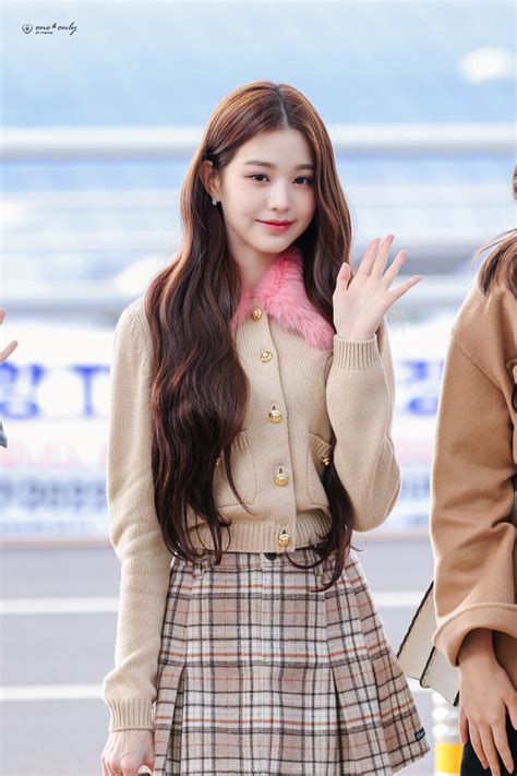 221014 IVE Wonyoung at Incheon International Airport | kpopping