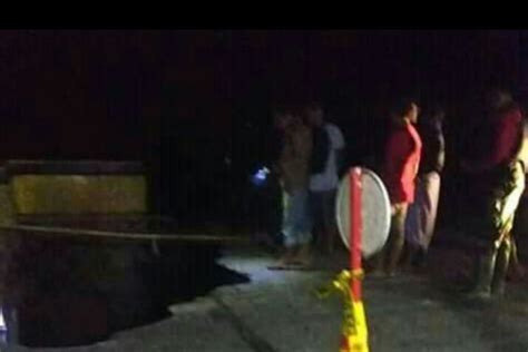 Jembatan Trans Mamuju Amblas ANTARA News