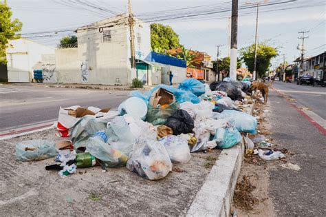 Moradores De Caucaia Reclamam De Excesso De Lixo Nas Ruas