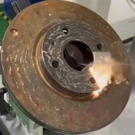 工厂热卖手持式激光除锈机去锈除锈器3000w1500w瓦脉冲激光清洗机 阿里巴巴