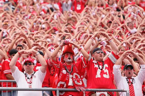 College Football World Reacts To 4 Most Annoying Fan Bases The Spun