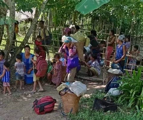 တိုက်ပွဲထဲက လက်နက်ကြီးကျည်ရွာထဲကျ၍ ကျောက်စာတိုင်ကျေးရွာမှာ ခမီလူမျိုး ၃၀၀ ကျော်ထွက်ပြေးရ